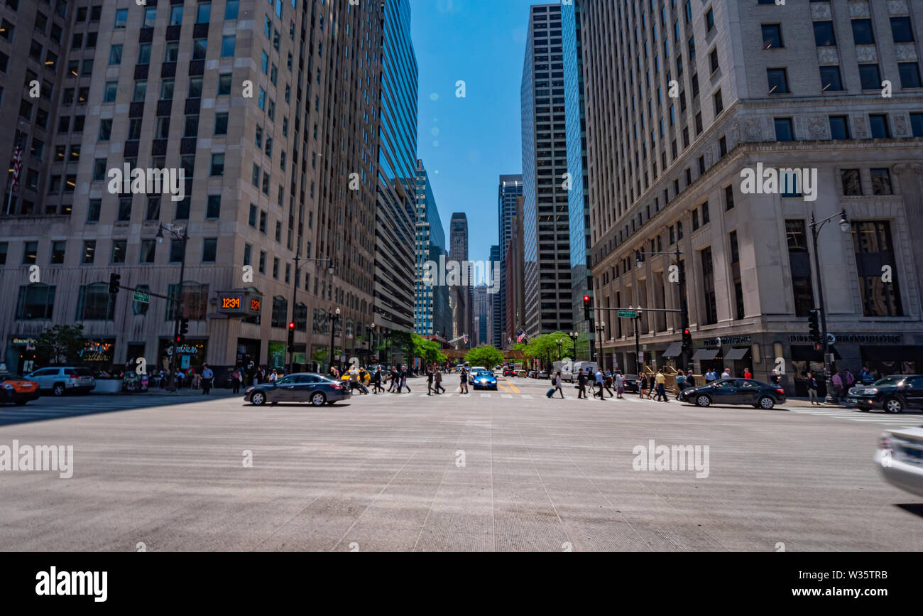 Street canyon in Chicago downtown - CHICAGO, USA - JUNE 11, 2019 Stock ...