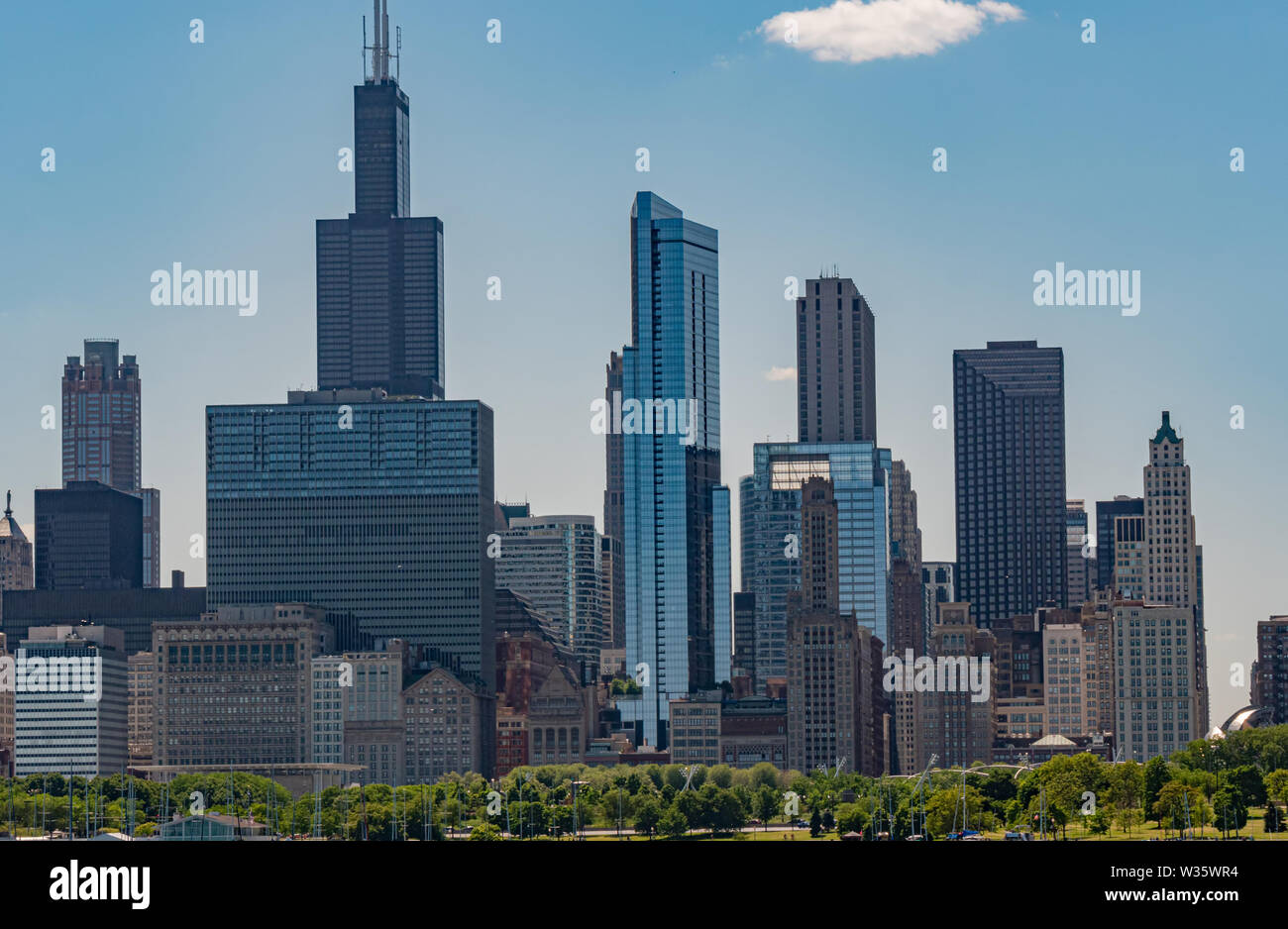 The High rise buildings of Chicago downtown - CHICAGO, USA - JUNE 11 ...