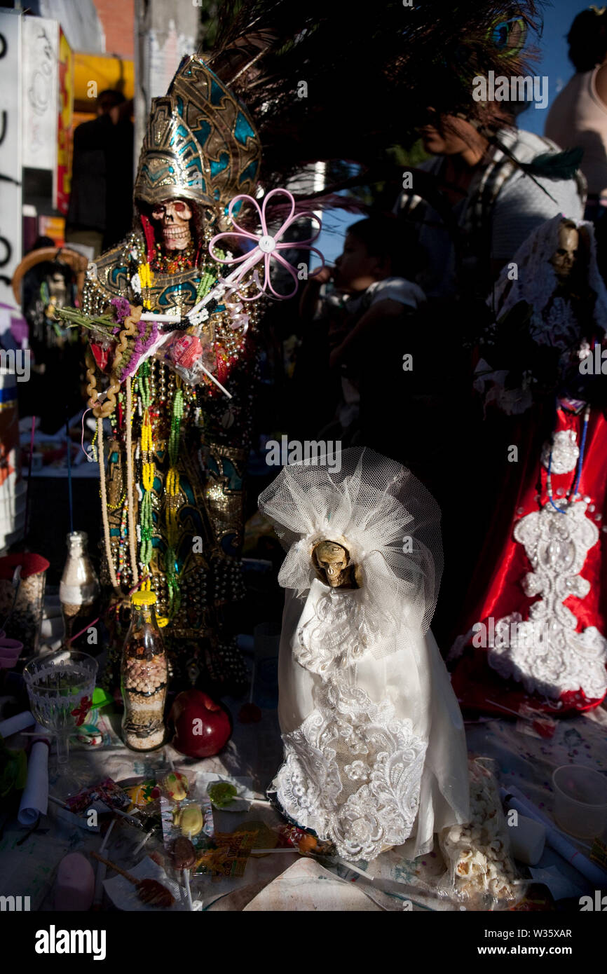 Nuestra senora de la santa muerte hi-res stock photography and images ...