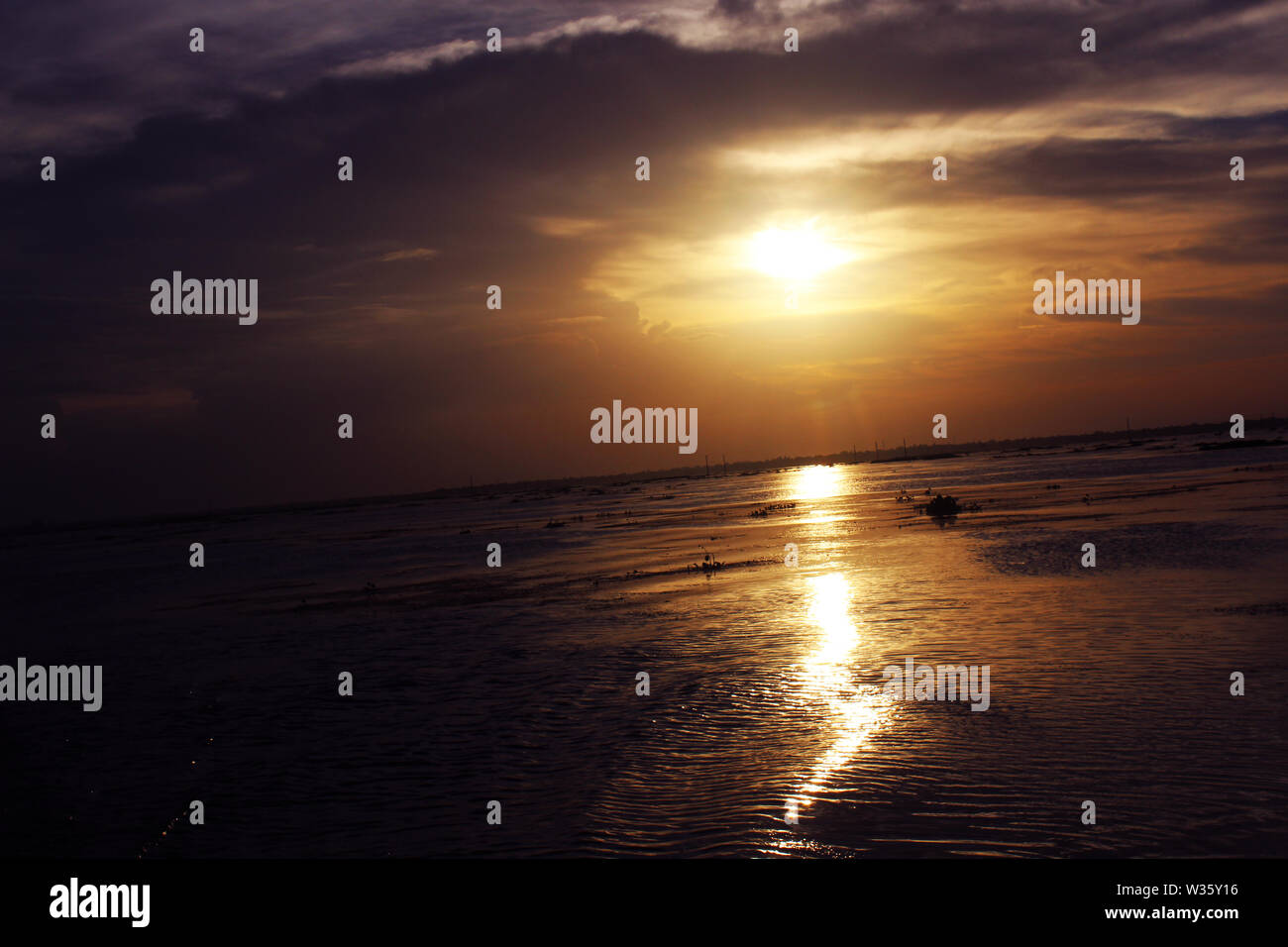 Pictures of the marine environment wallpepar Stock Photo - Alamy