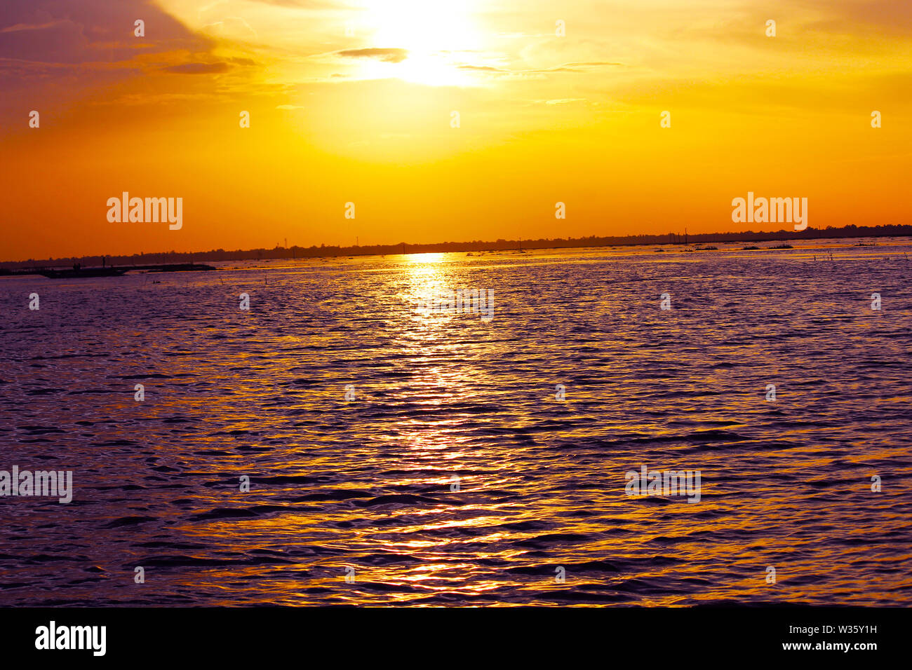 Pictures of the marine environment wallpepar Stock Photo - Alamy