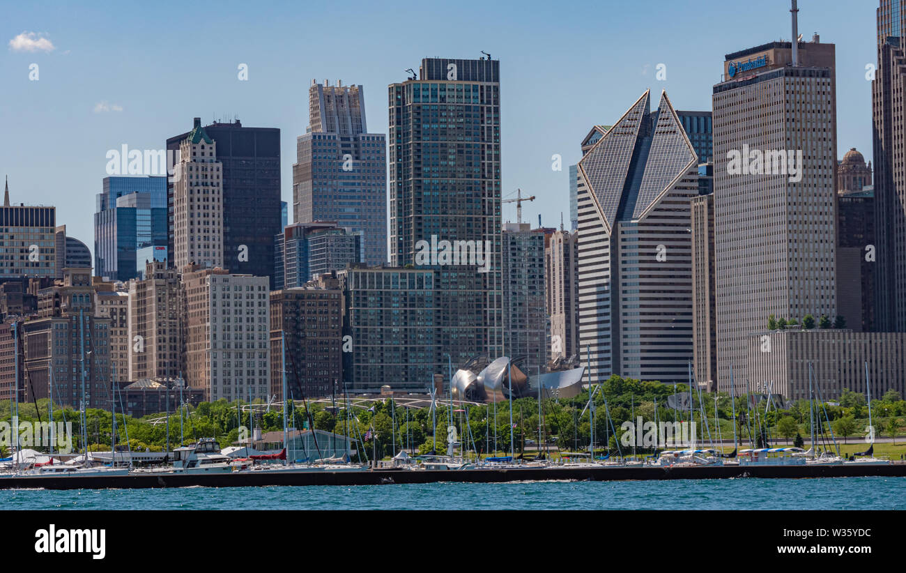 The High rise buildings of Chicago downtown - CHICAGO, USA - JUNE 11 ...