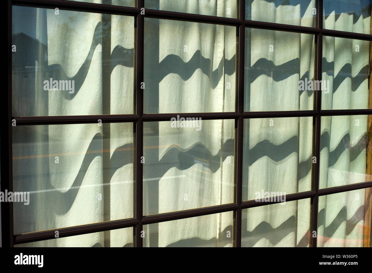 Unusual window frame design hi-res stock photography and images - Alamy