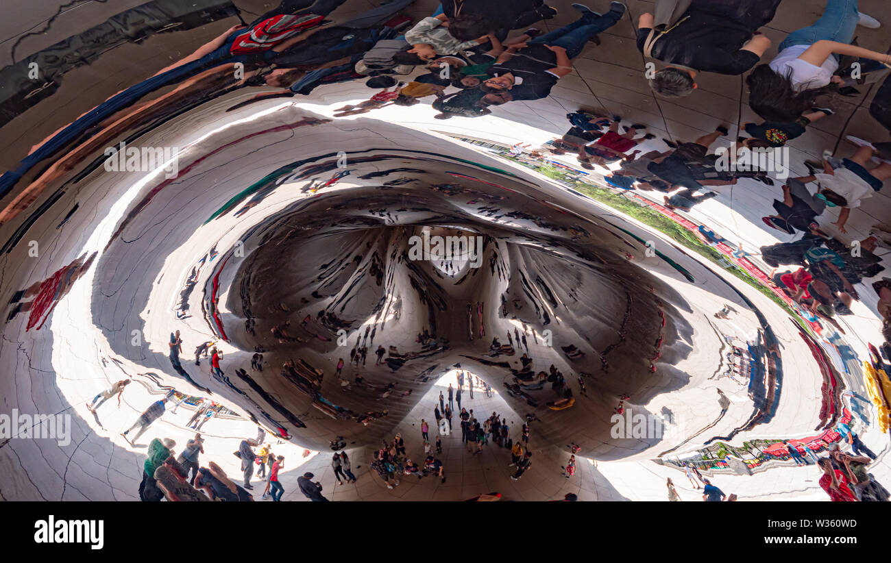 Famous Cloud Gate at Millennium Park in Chicago - CHICAGO, USA - JUNE ...