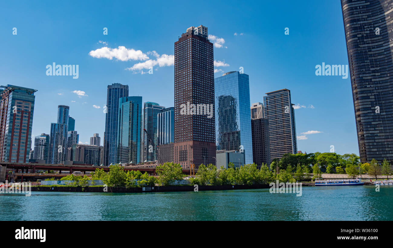 The High rise buildings of Chicago downtown - CHICAGO, USA - JUNE 11 ...
