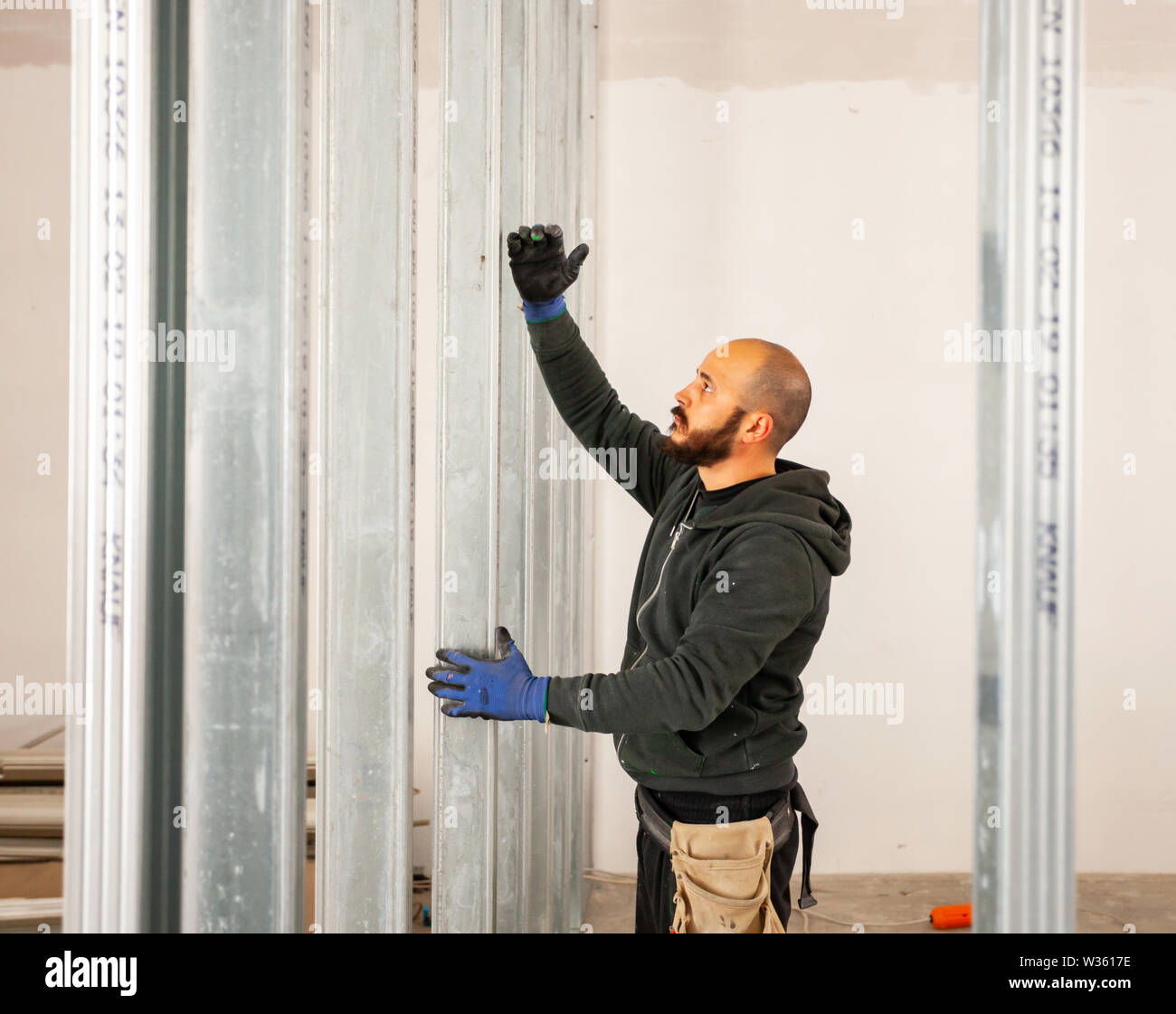 Worker precision hi-res stock photography and images - Alamy