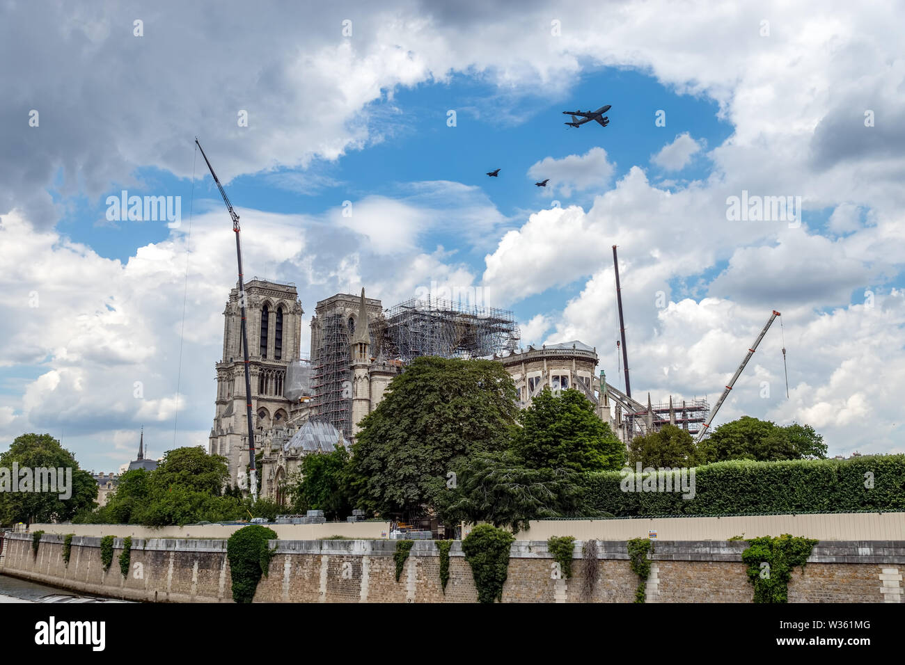 Military aircrafts hi-res stock photography and images - Alamy