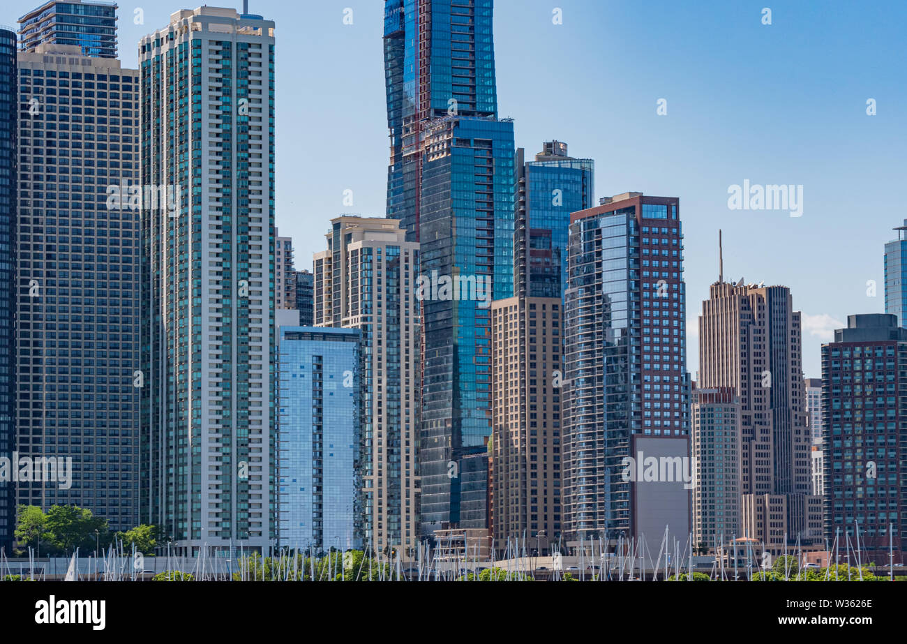 The High rise buildings of Chicago downtown - CHICAGO, USA - JUNE 11 ...