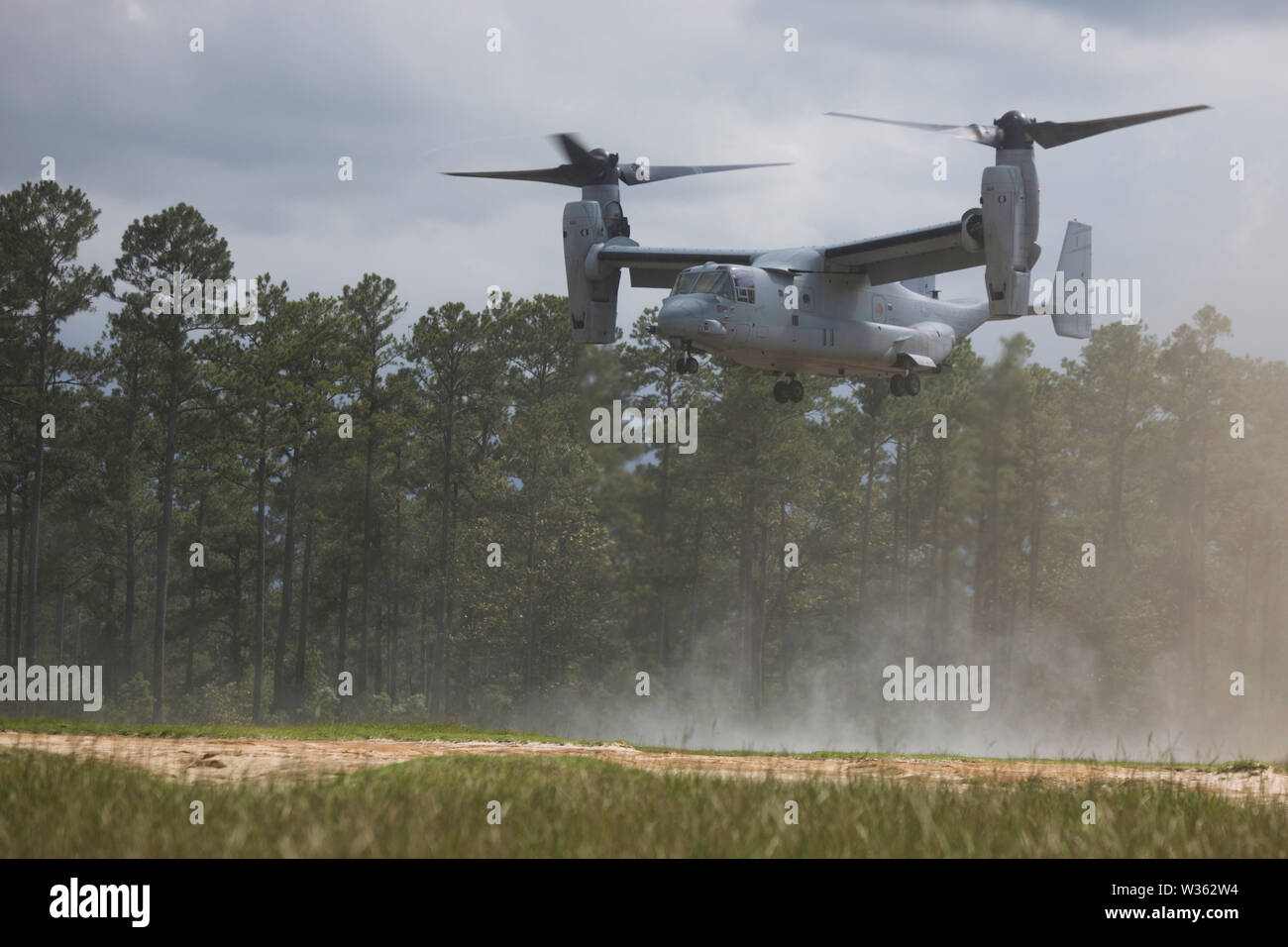 A U.S. Marine Corps MV-22 Osprey with Marine Medium Tiltrotor Training ...