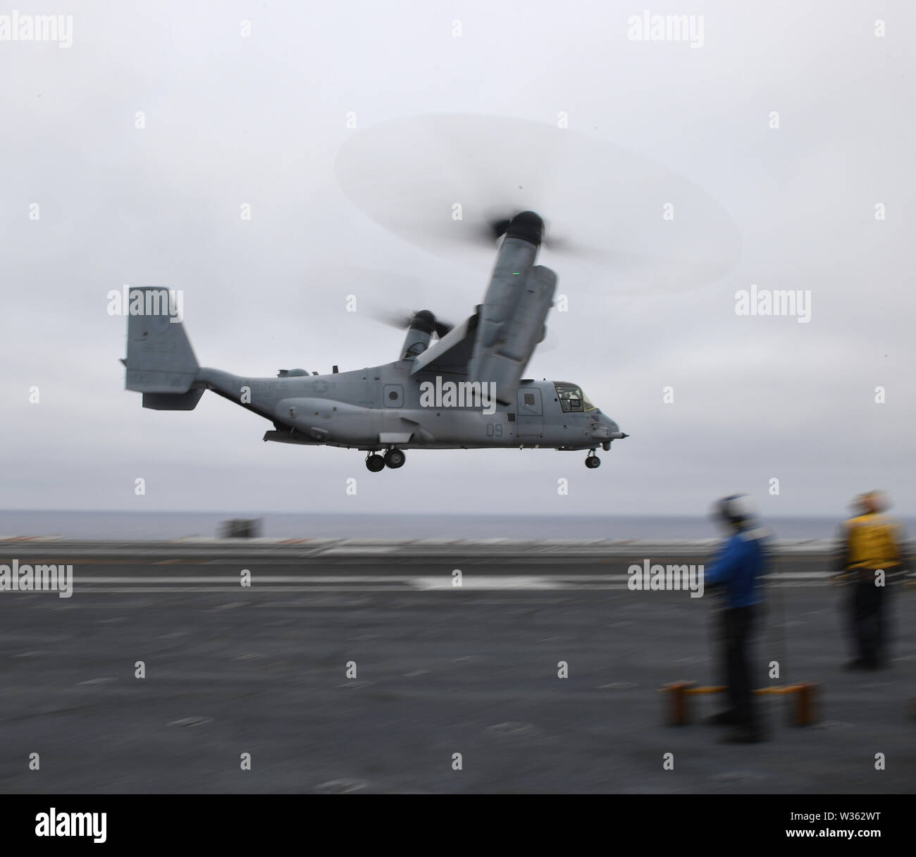 190710-N-JT254-0450 PACIFIC OCEAN (July 10, 2019) An MV-22 Osprey ...
