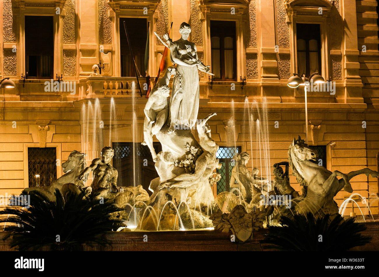 The Diana Fountain on Archimedes Square in Syracuse, Sicily - Italy ...