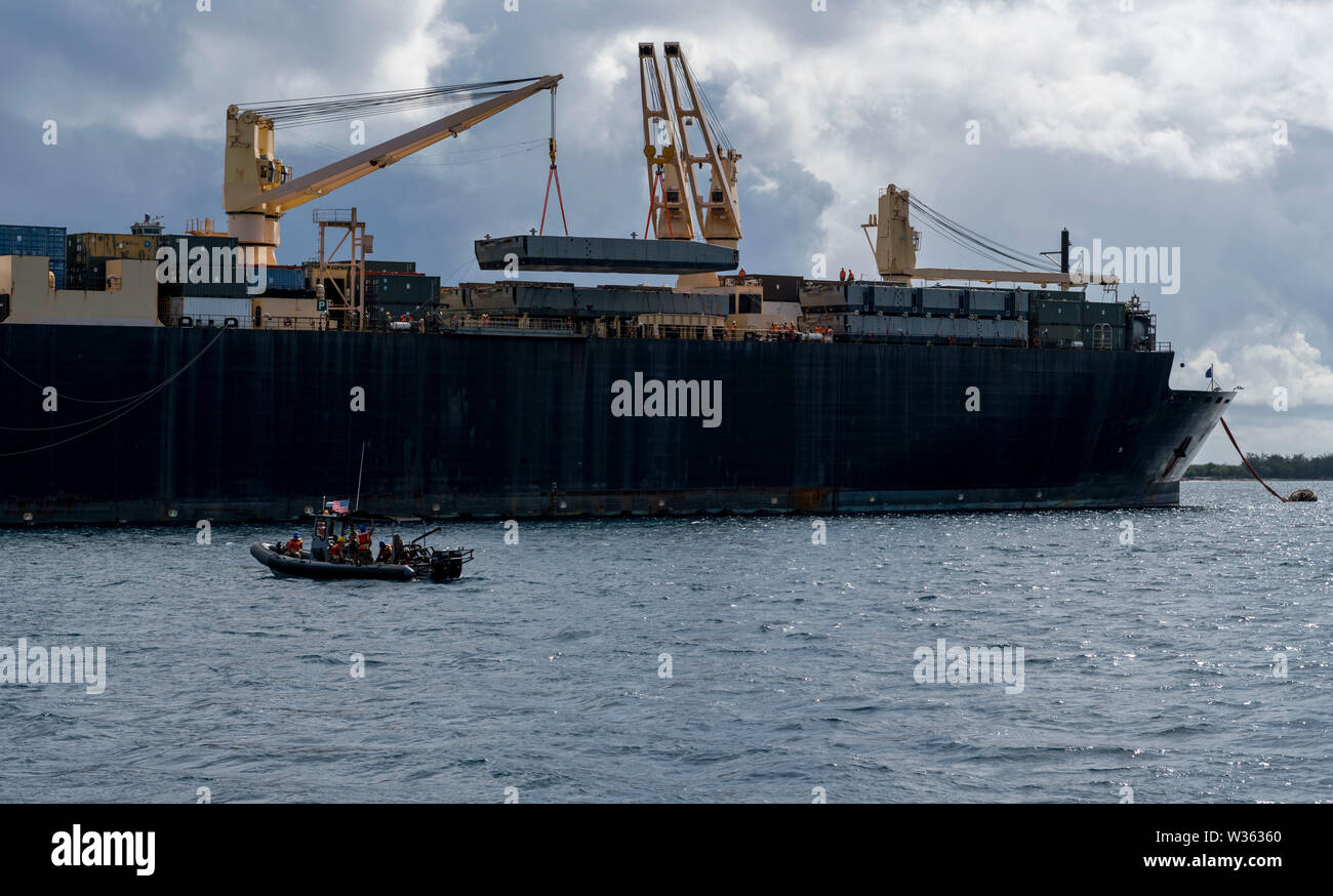 Ship docking module hi-res stock photography and images - Alamy