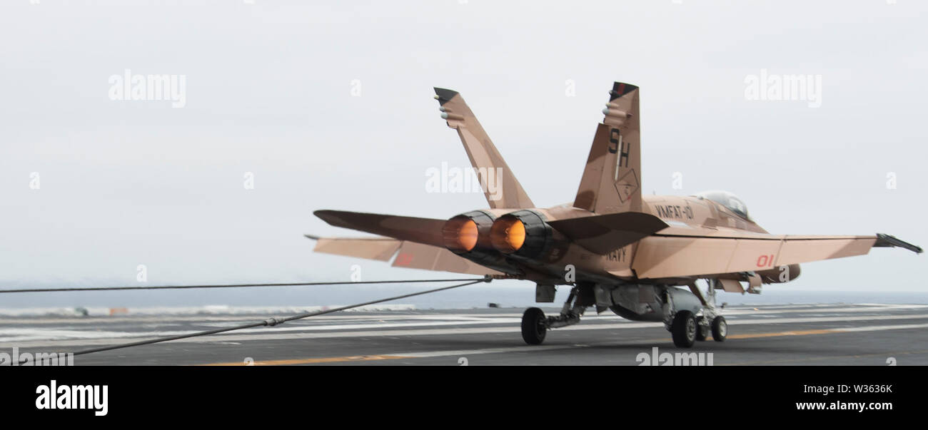 190710-N-VW723-0109 PACIFIC OCEAN (July 10, 2019) An F/A-18C Hornet ...