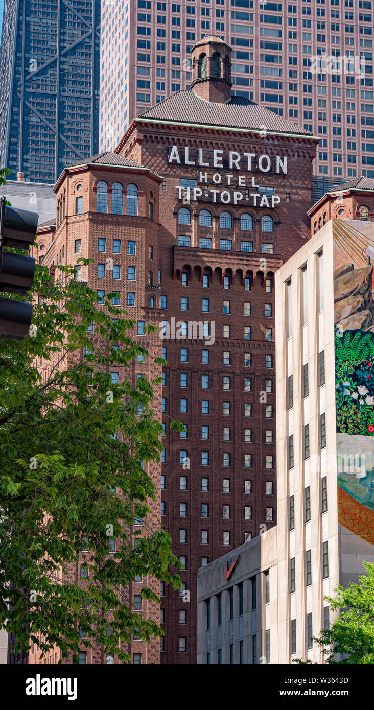 Allerton Hotel Tip Top Tap in Chicago - CHICAGO, USA - JUNE 11, 2019 ...