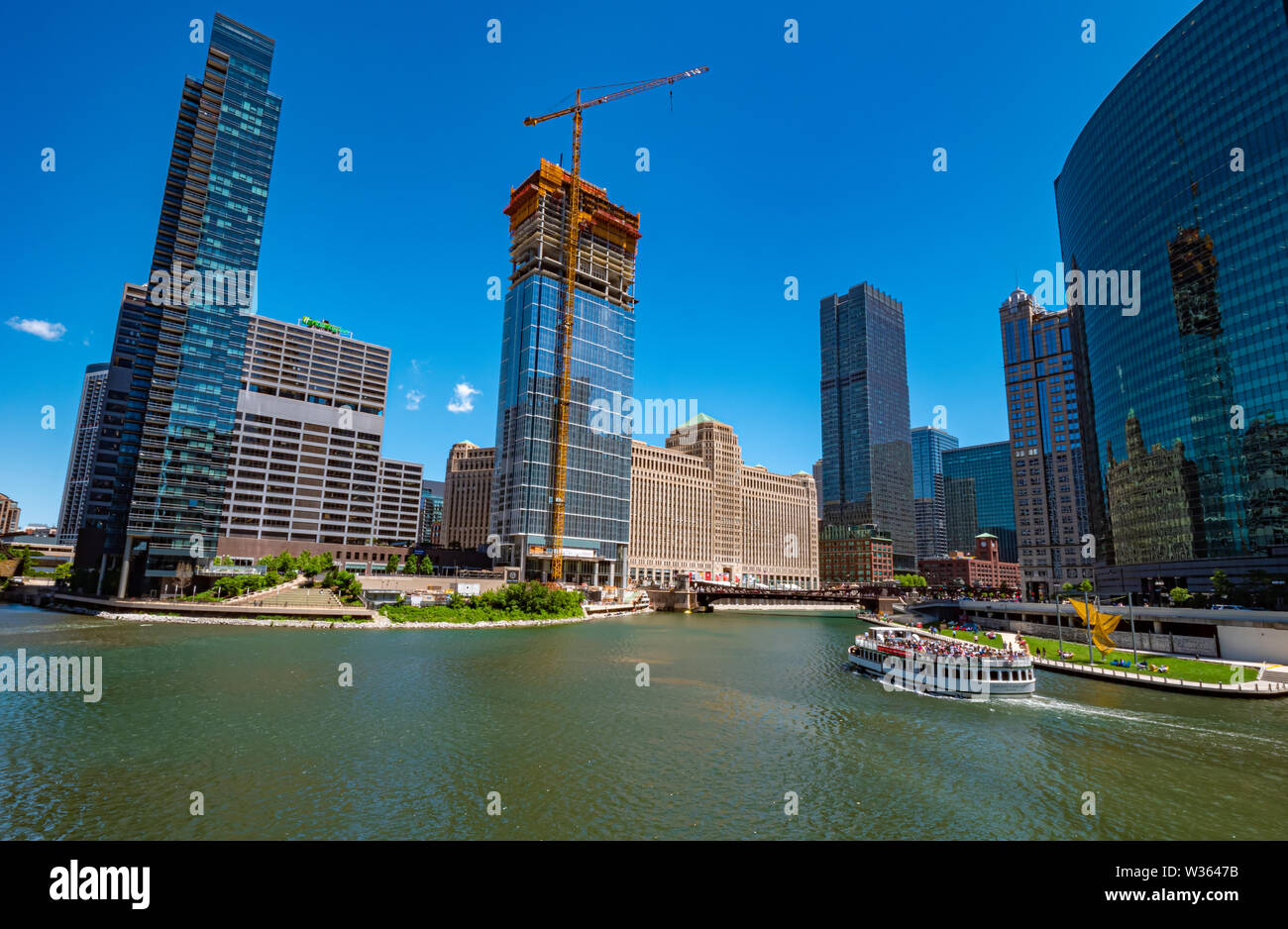 The High rise buildings of Chicago downtown - CHICAGO, USA - JUNE 11 ...