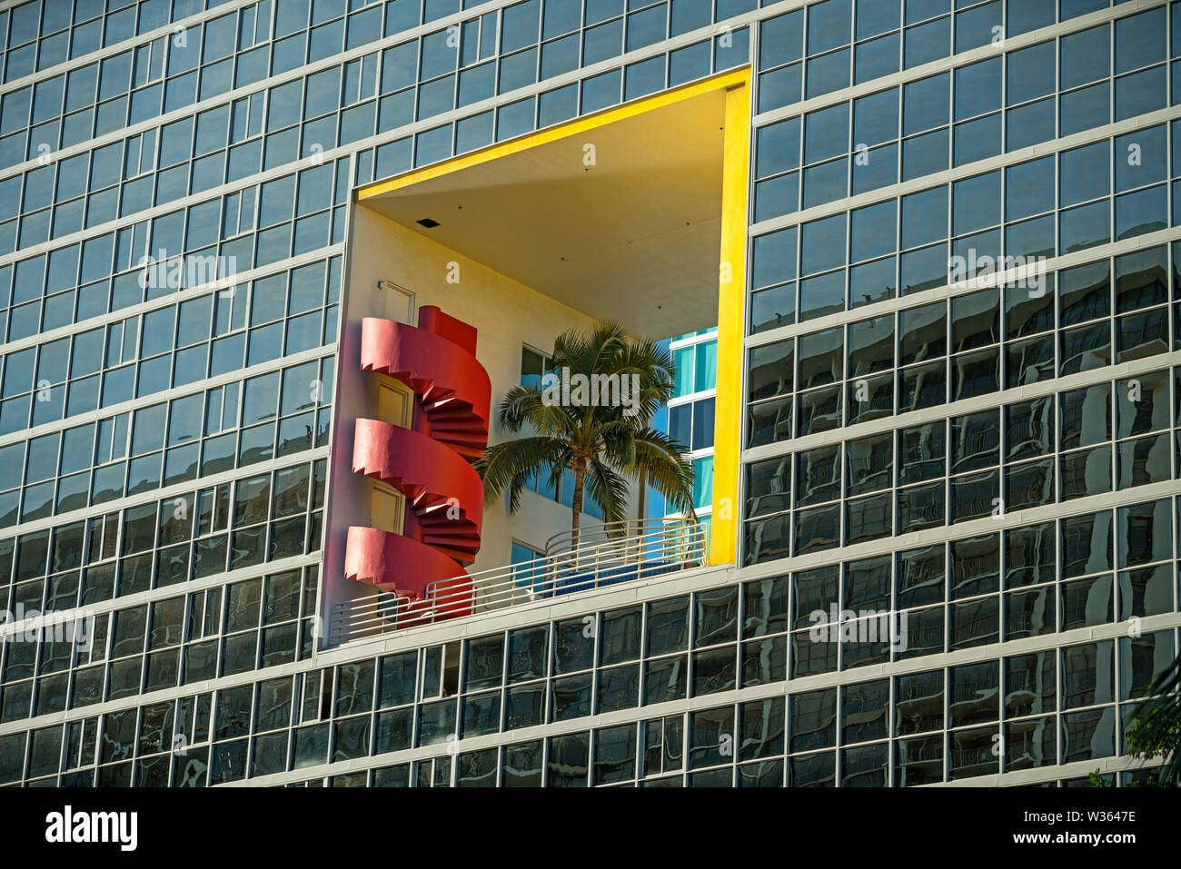 PALM COURT ATLANTIS CONDOMINIUM BUILDING (©ARQUITECTONICA 1982 ...