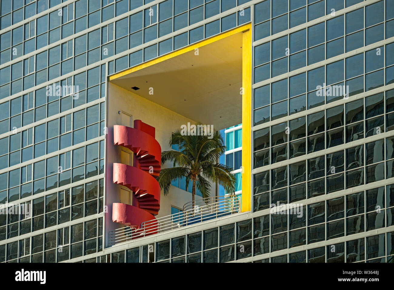 PALM COURT ATLANTIS CONDOMINIUM BUILDING (©ARQUITECTONICA 1982 ...