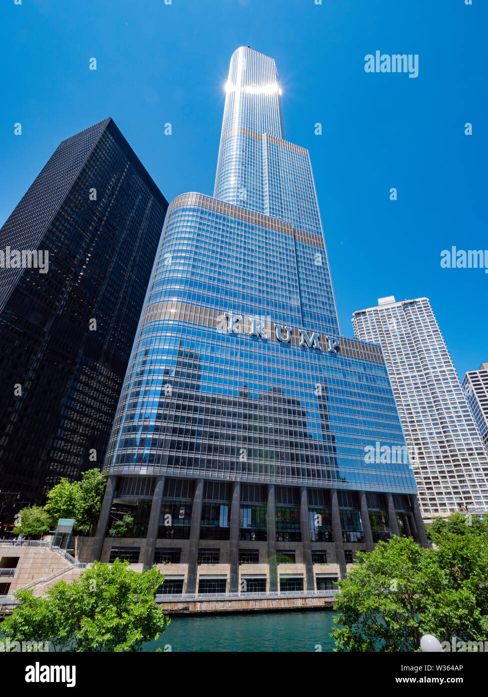 The High rise buildings of Chicago downtown - CHICAGO, USA - JUNE 11 ...
