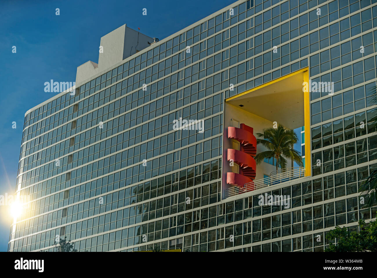PALM COURT ATLANTIS CONDOMINIUM BUILDING (©ARQUITECTONICA 1982 ...