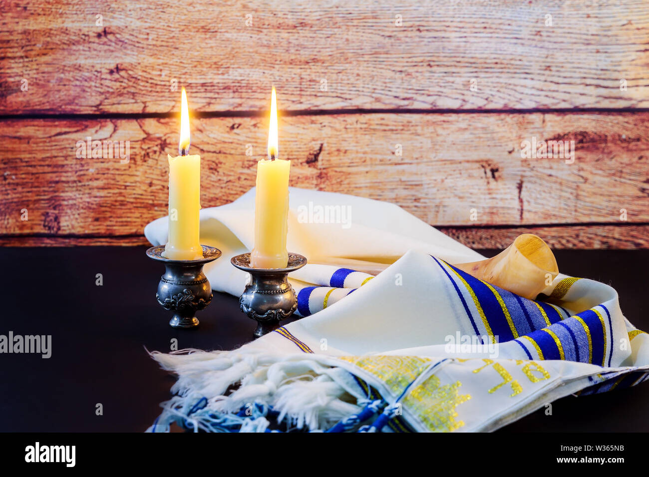 Shabbat dinner table hi-res stock photography and images - Alamy