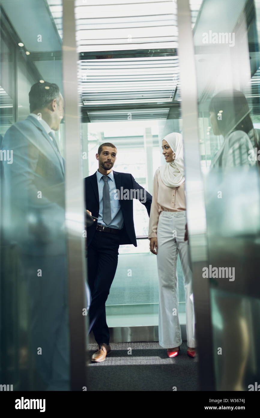 Asian business woman lift hi-res stock photography and images - Alamy