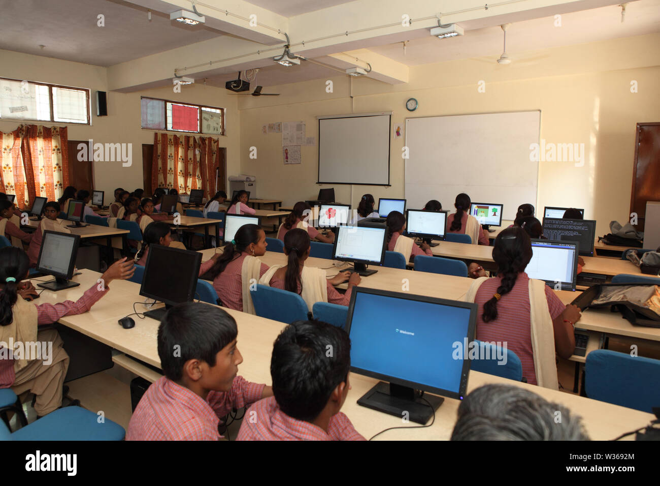 School children using computers in computer lab Stock Photo - Alamy