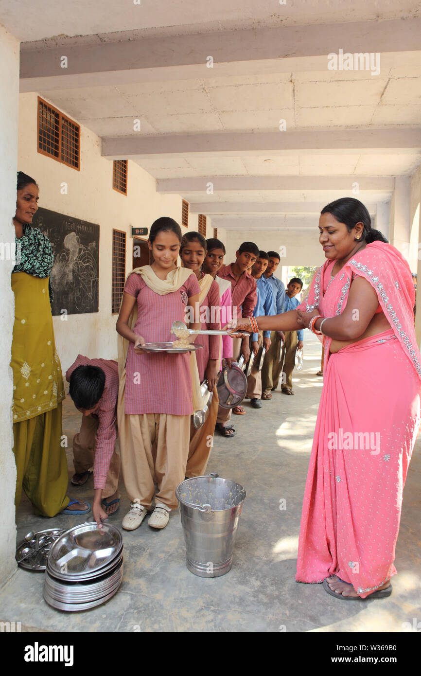 Rural children lunch in school hi-res stock photography and images - Alamy