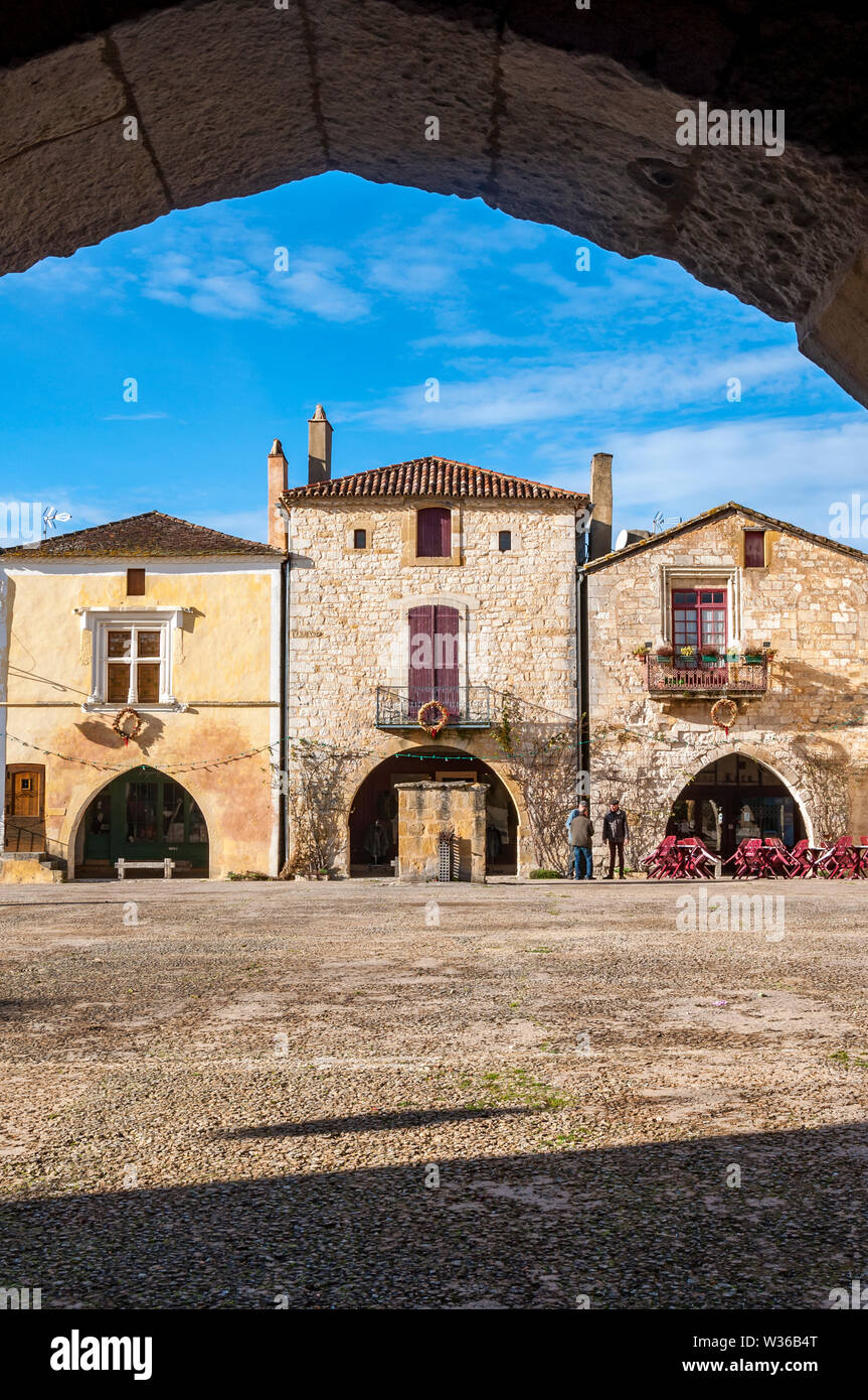 The village of Monpazier, in the Dordogne-Périgord region, France ...