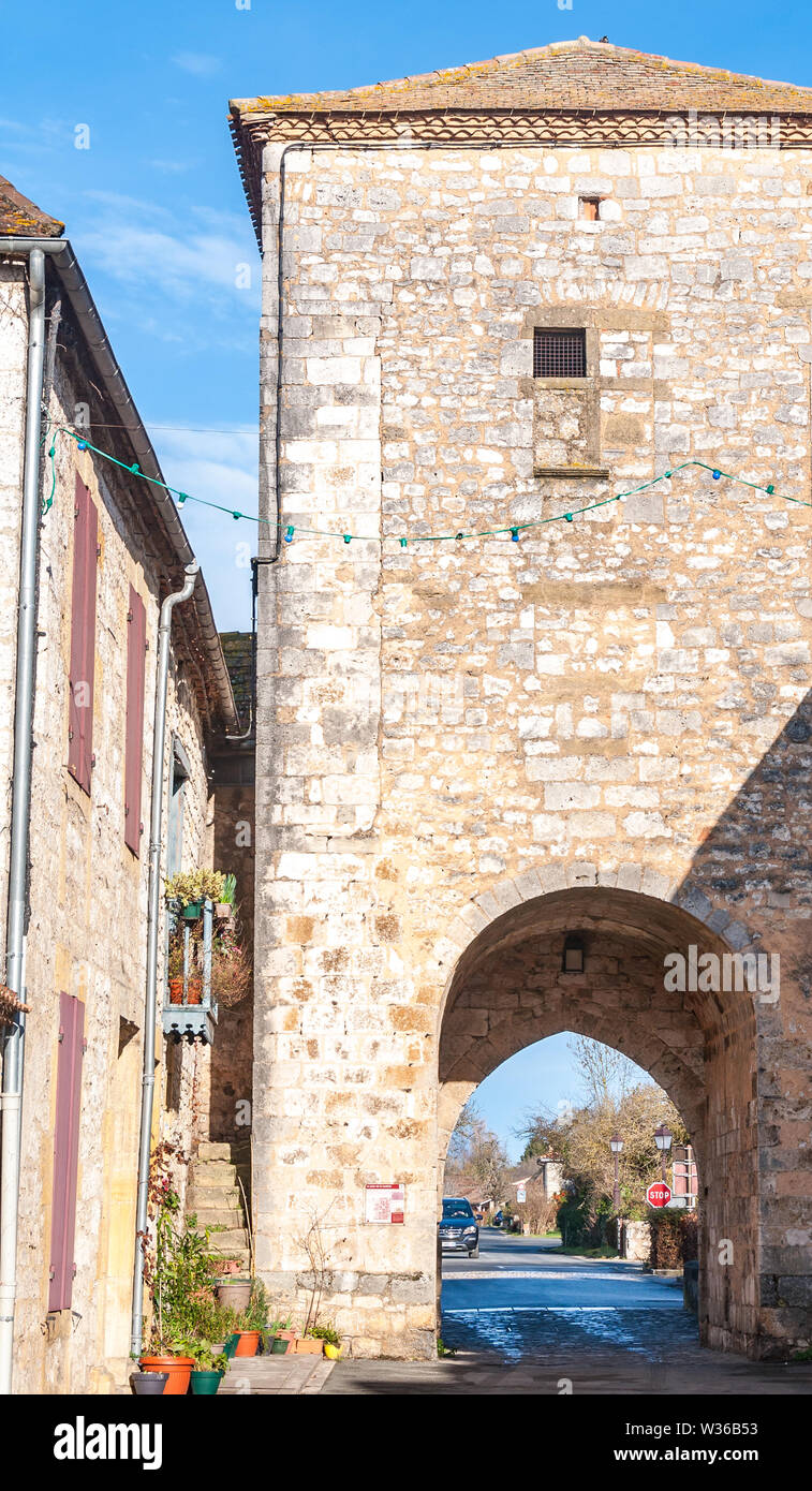 The village of Monpazier, in the Dordogne-Périgord region, France ...