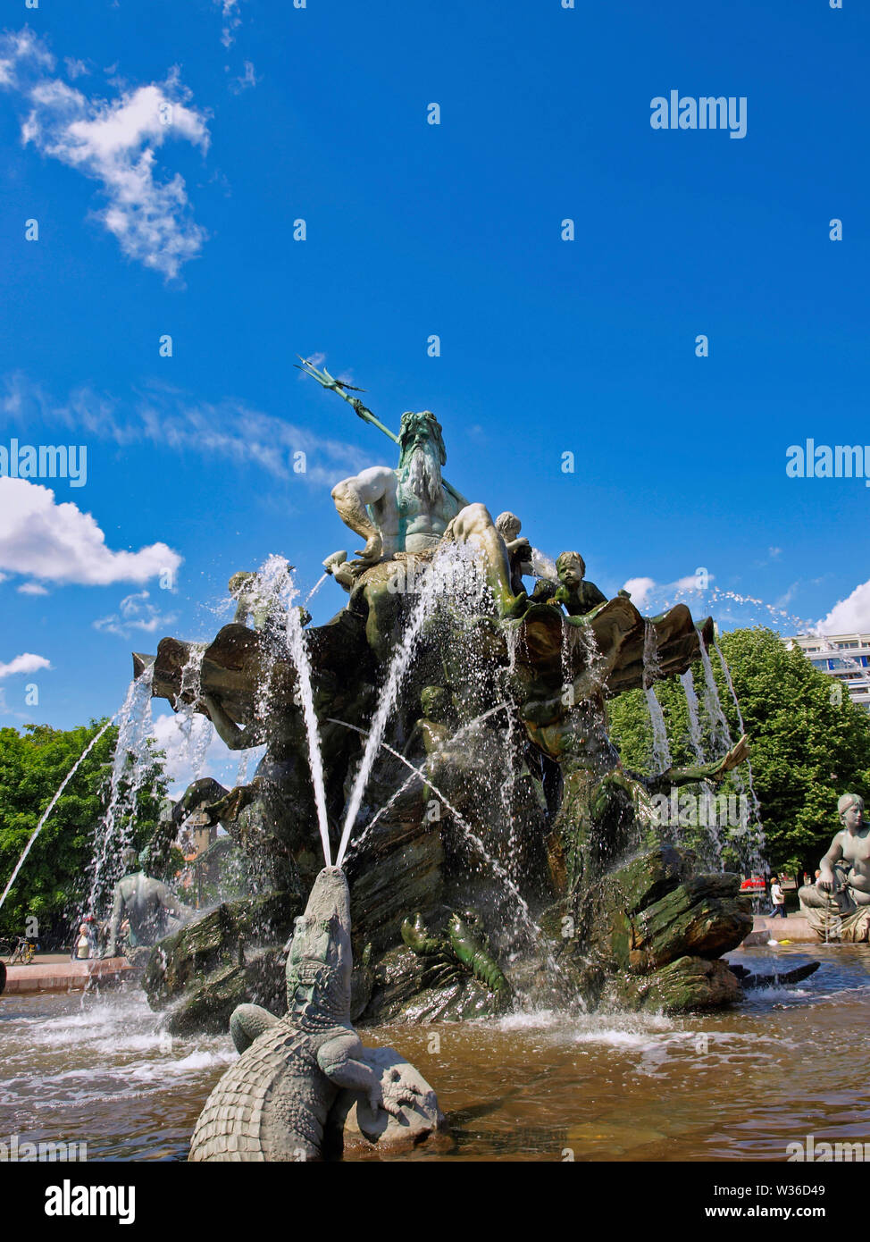 Neptunbrunnen Fountain, Alexanderplatz Square, Berlin, Germany, Europe ...