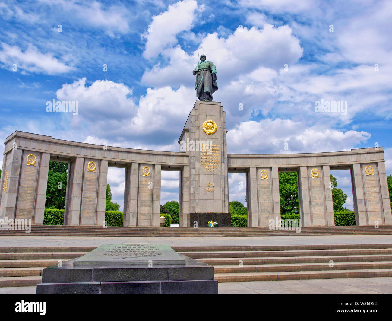 Soviet War Memorial to the Red Army soldiers fallen during World War II ...