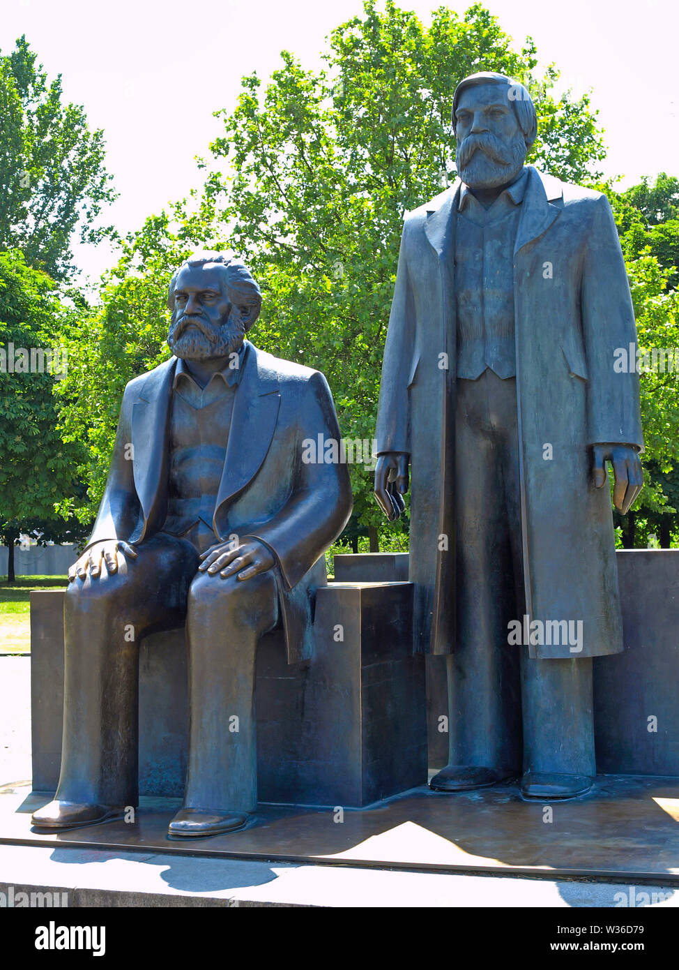 Bronze statues of Karl Marx and Friedrich Engels, Marx-Engels-Forum ...