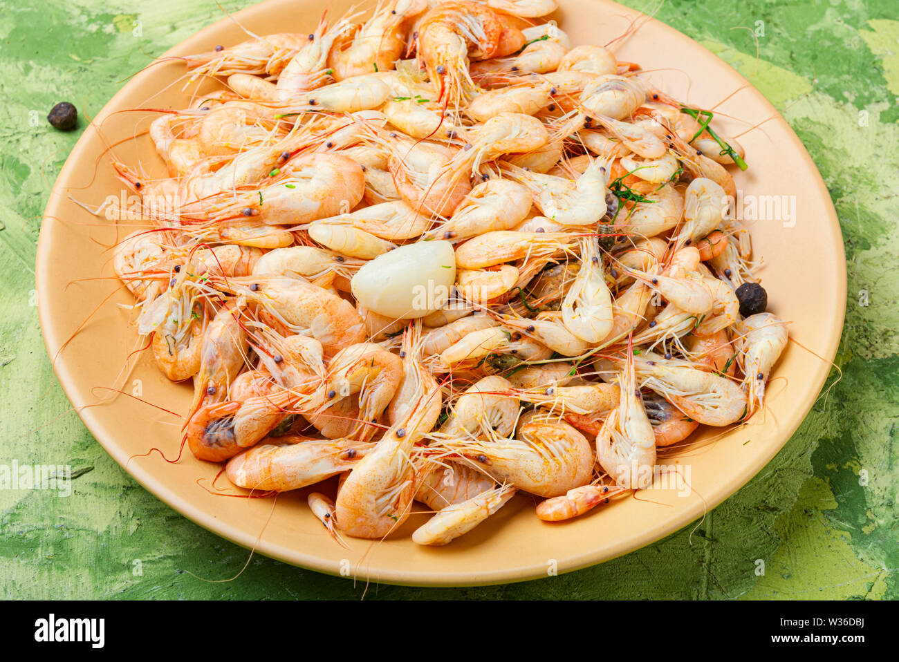 Unpeeled prawns hi-res stock photography and images - Alamy