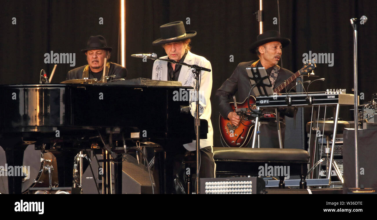 London, UK. 12th July, 2019. Bob Dylan performs on stage at London's ...