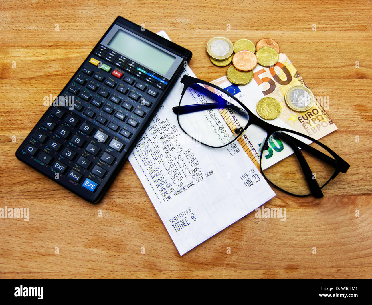 Receipt calculator hi-res stock photography and images - Alamy