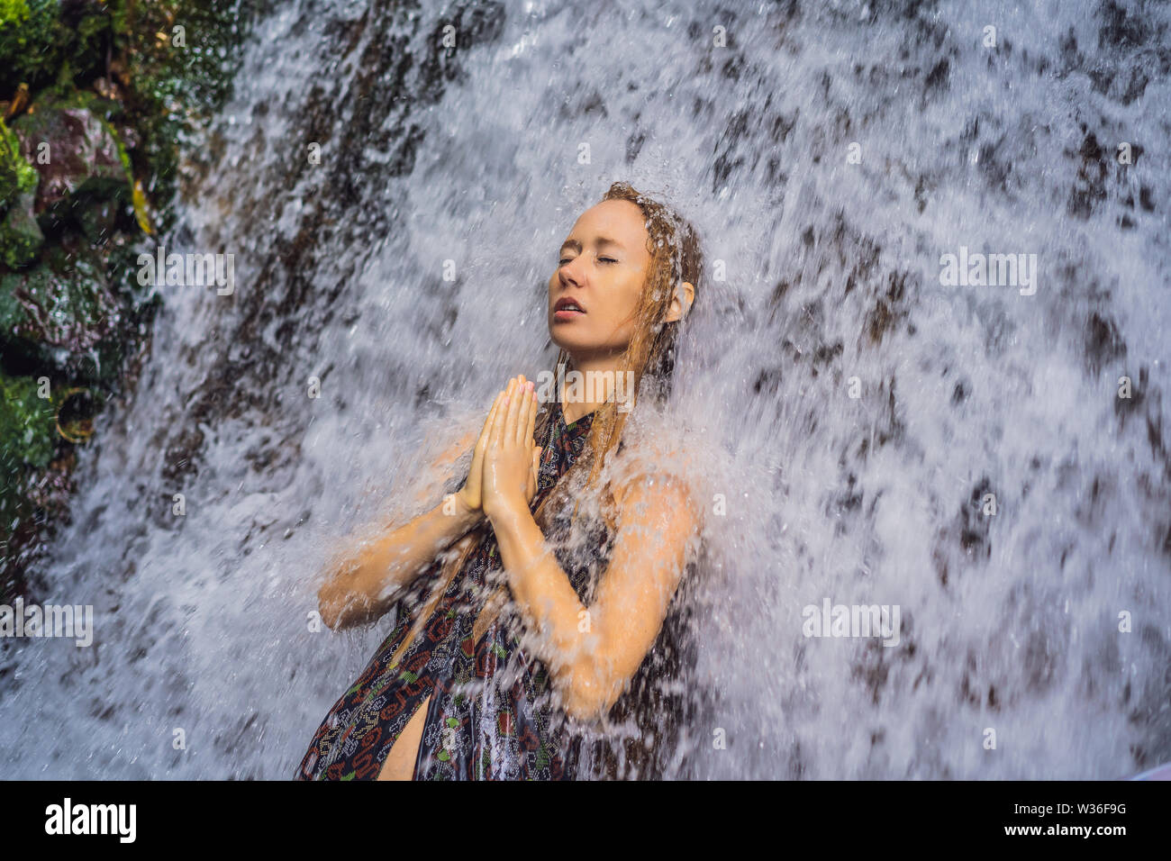 Holy water temple of sebatu hi-res stock photography and images - Alamy