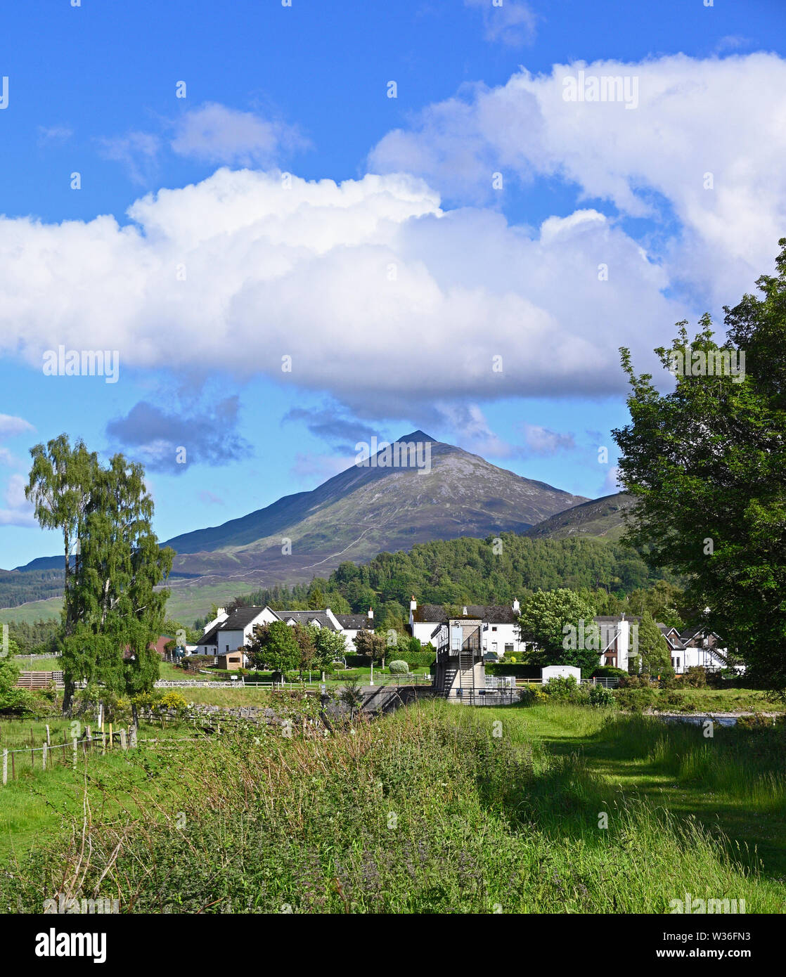 Kinloch rannoch hi-res stock photography and images - Alamy