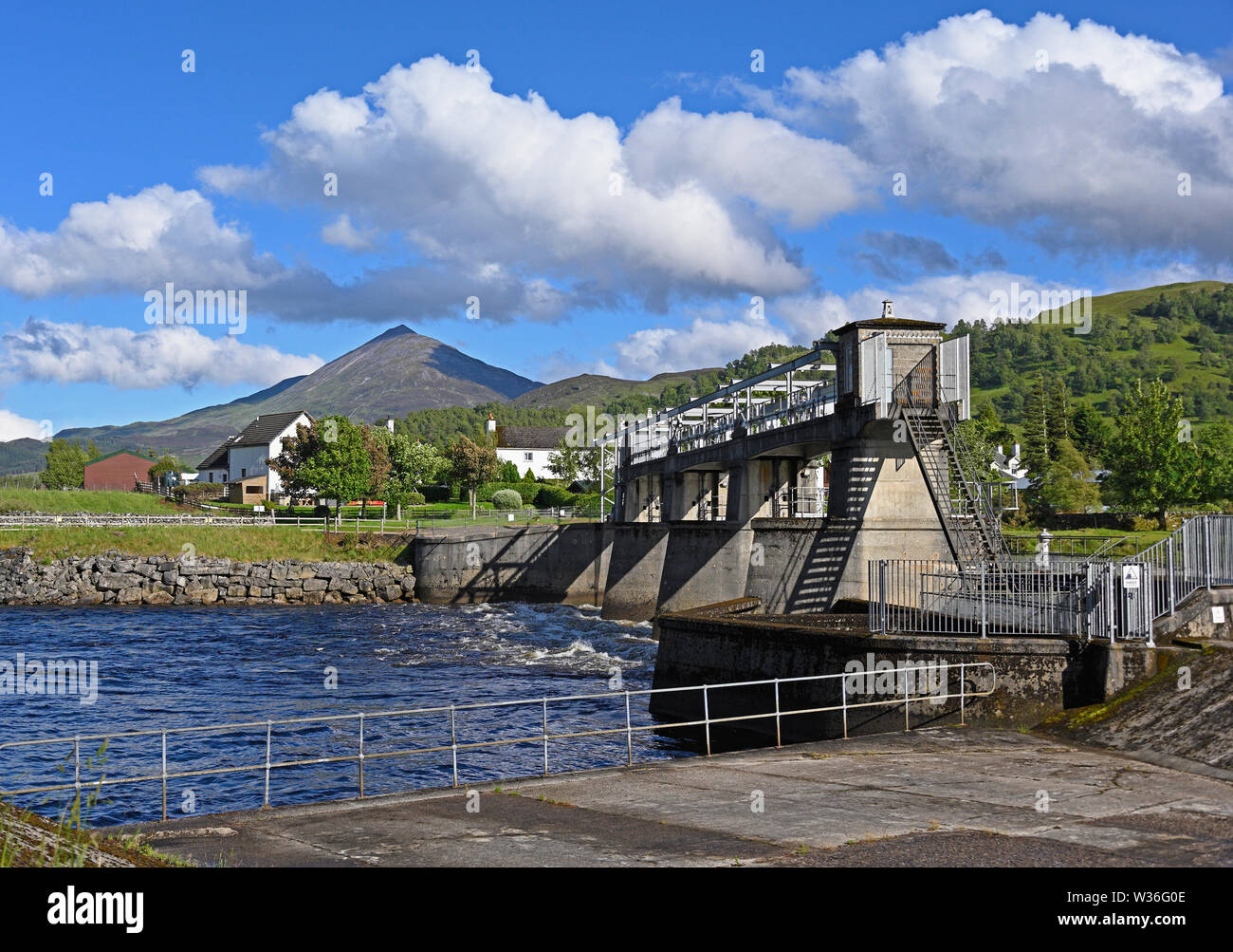 Kinloch rannoch hi-res stock photography and images - Alamy