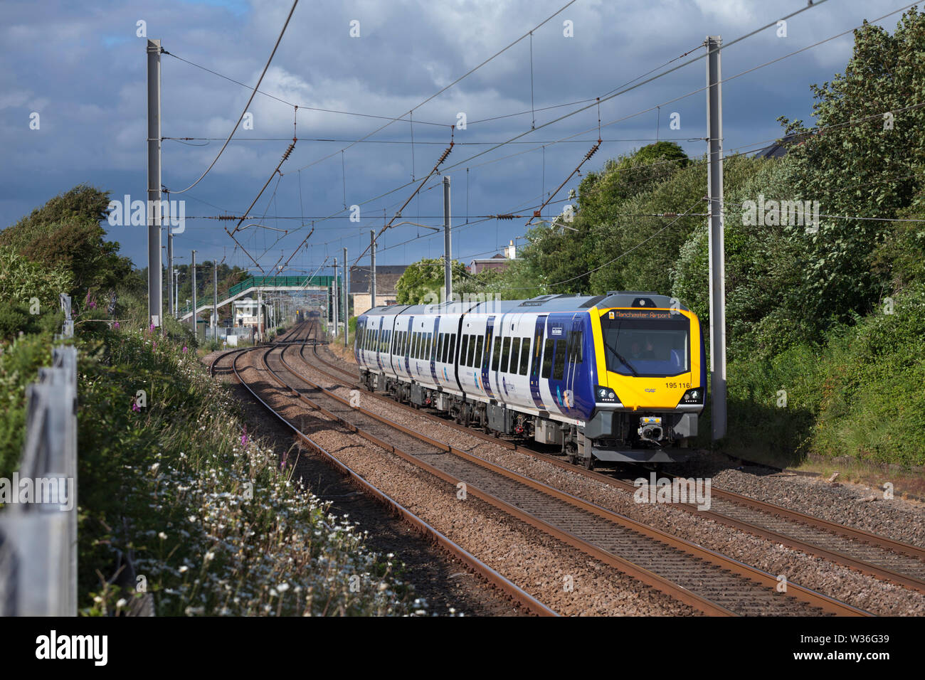 Class 195s hi-res stock photography and images - Alamy