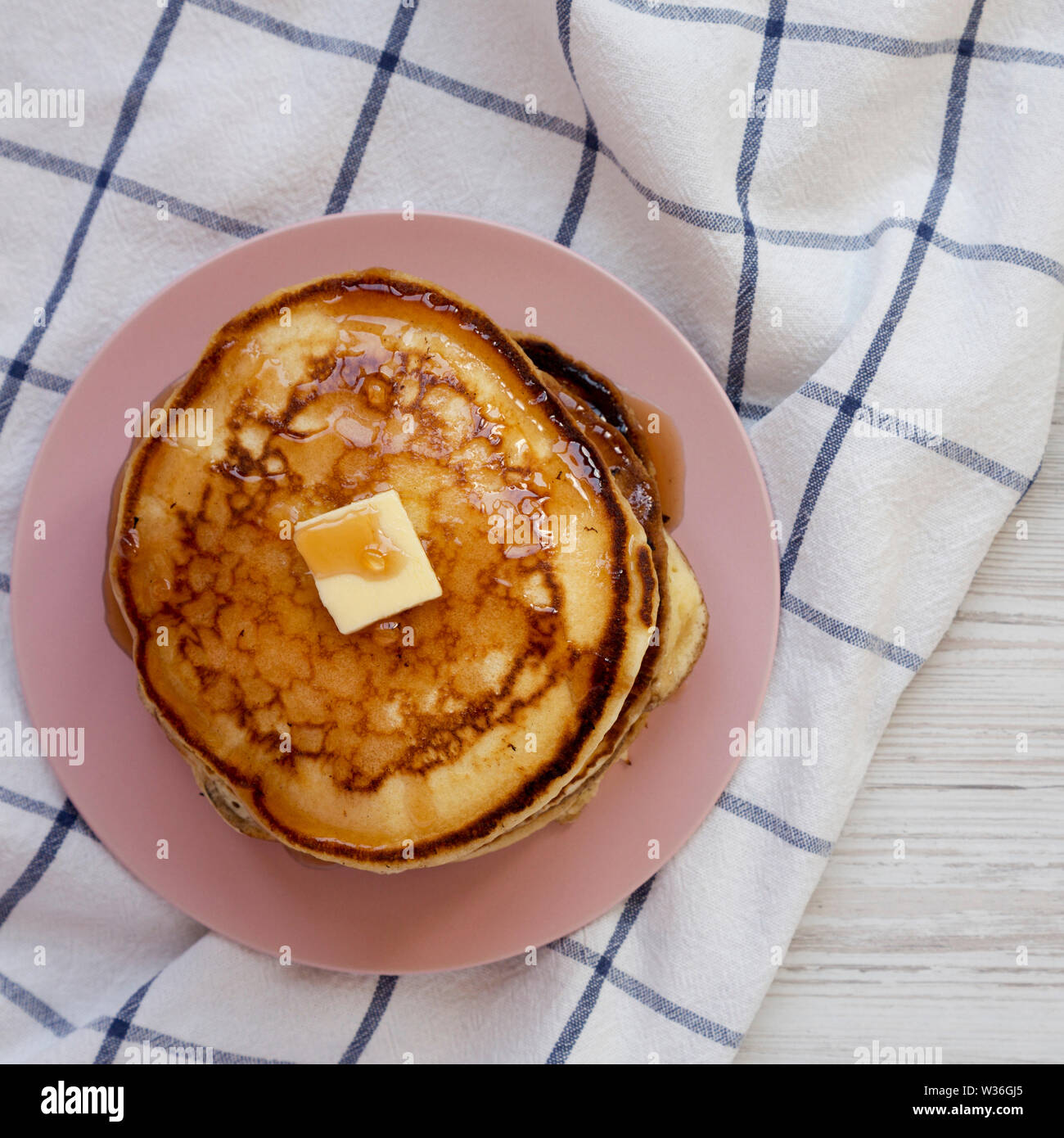 Golden syrup overhead hi-res stock photography and images - Alamy