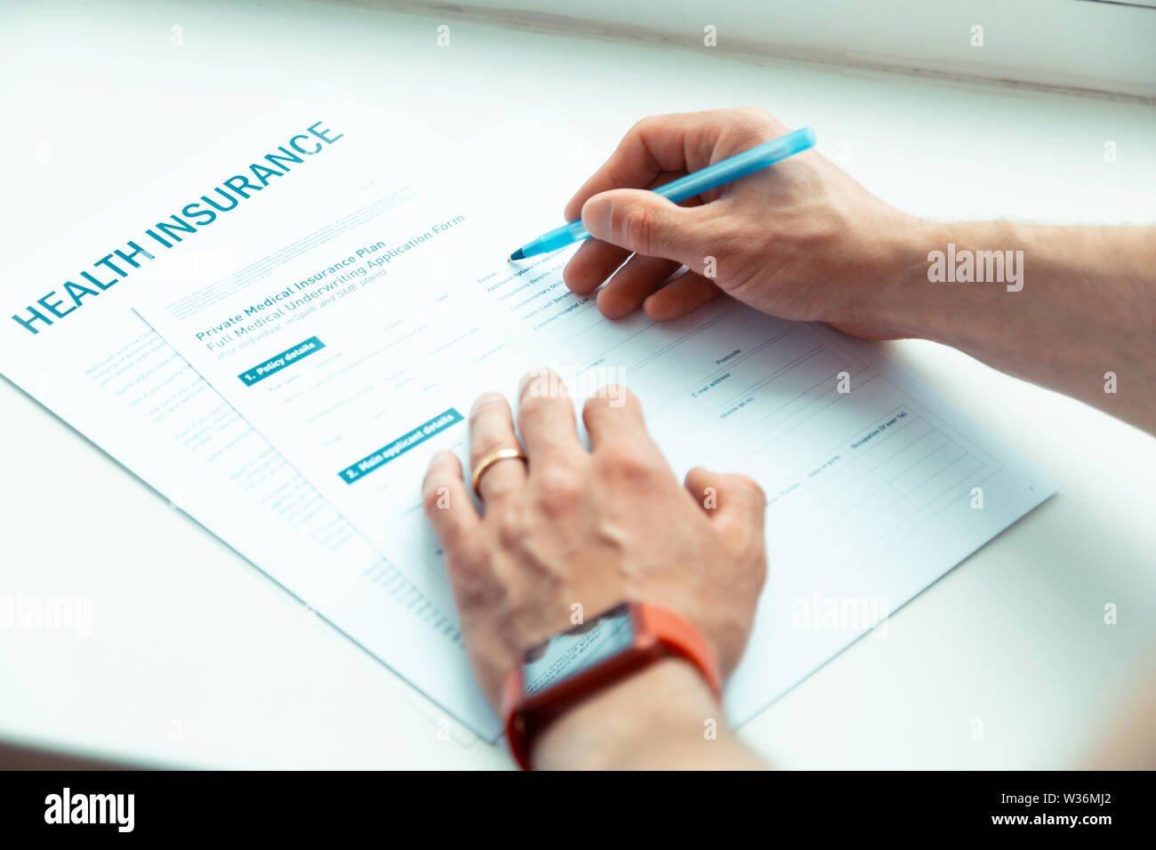 Signing body part hi-res stock photography and images - Alamy