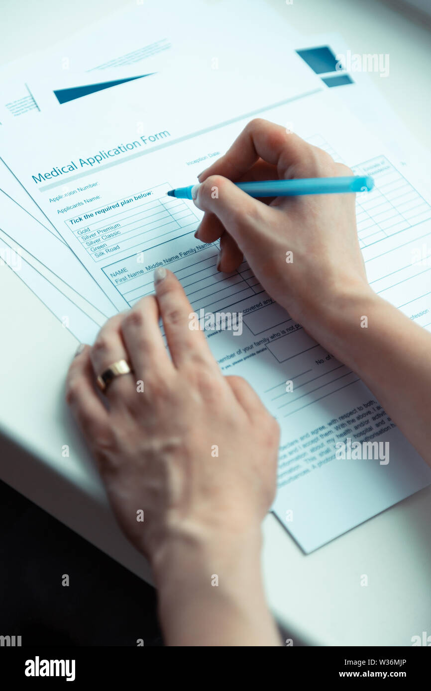 Signing body part hi-res stock photography and images - Alamy