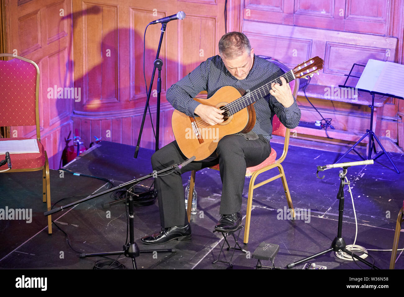 Gary ryan guitarist hi-res stock photography and images - Alamy