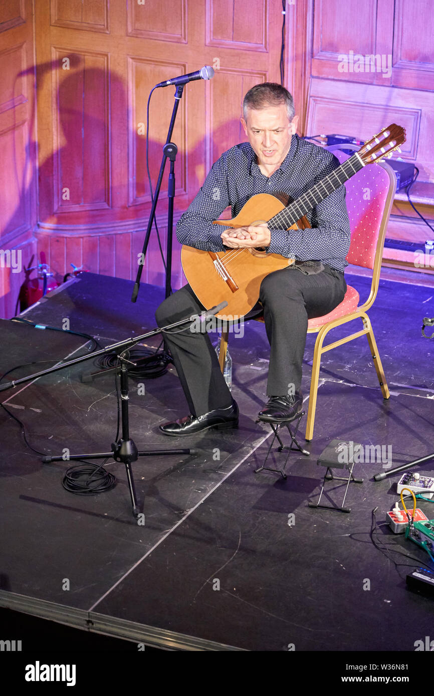 Gary ryan guitarist hi-res stock photography and images - Alamy
