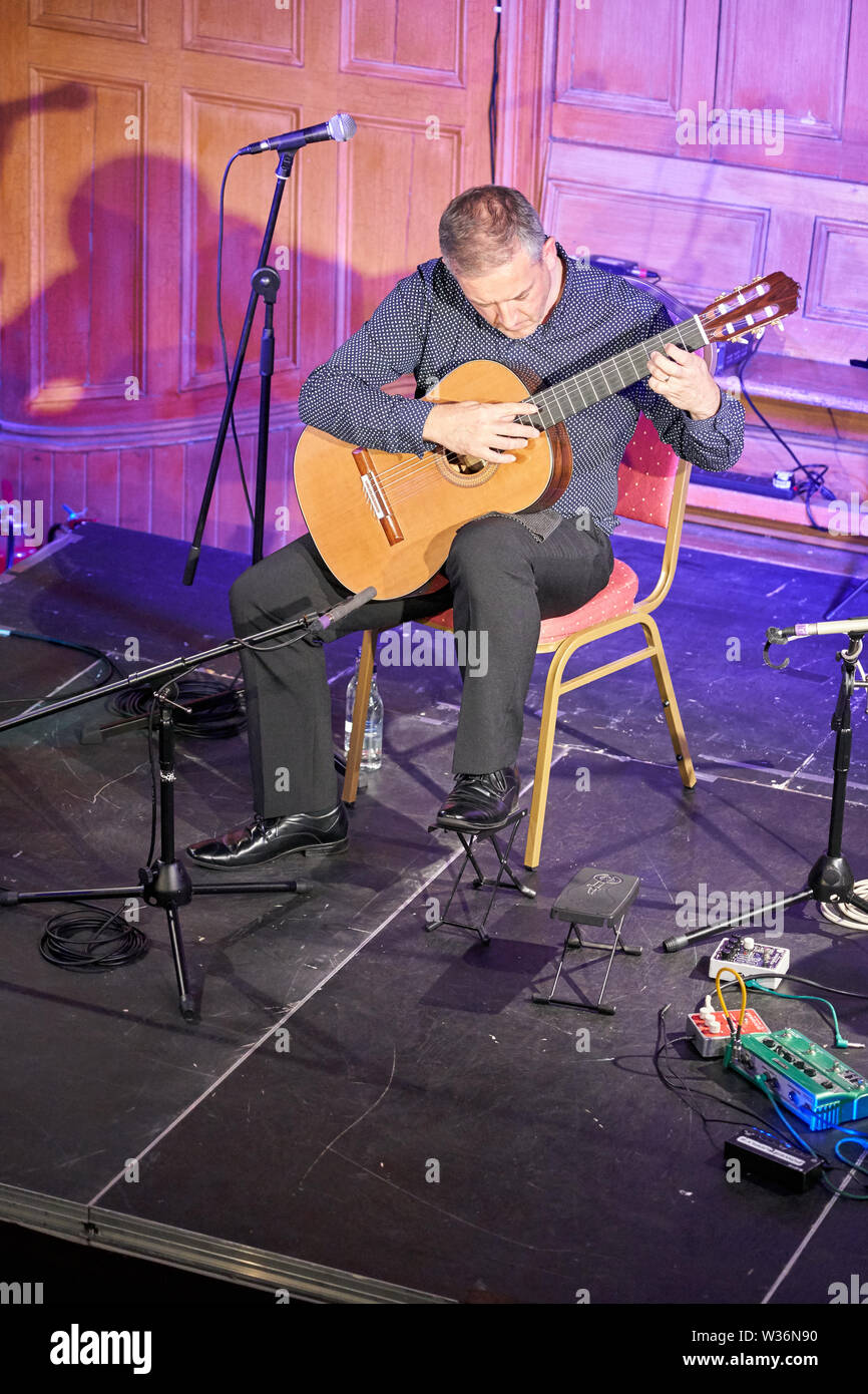 Gary ryan guitarist hi-res stock photography and images - Alamy