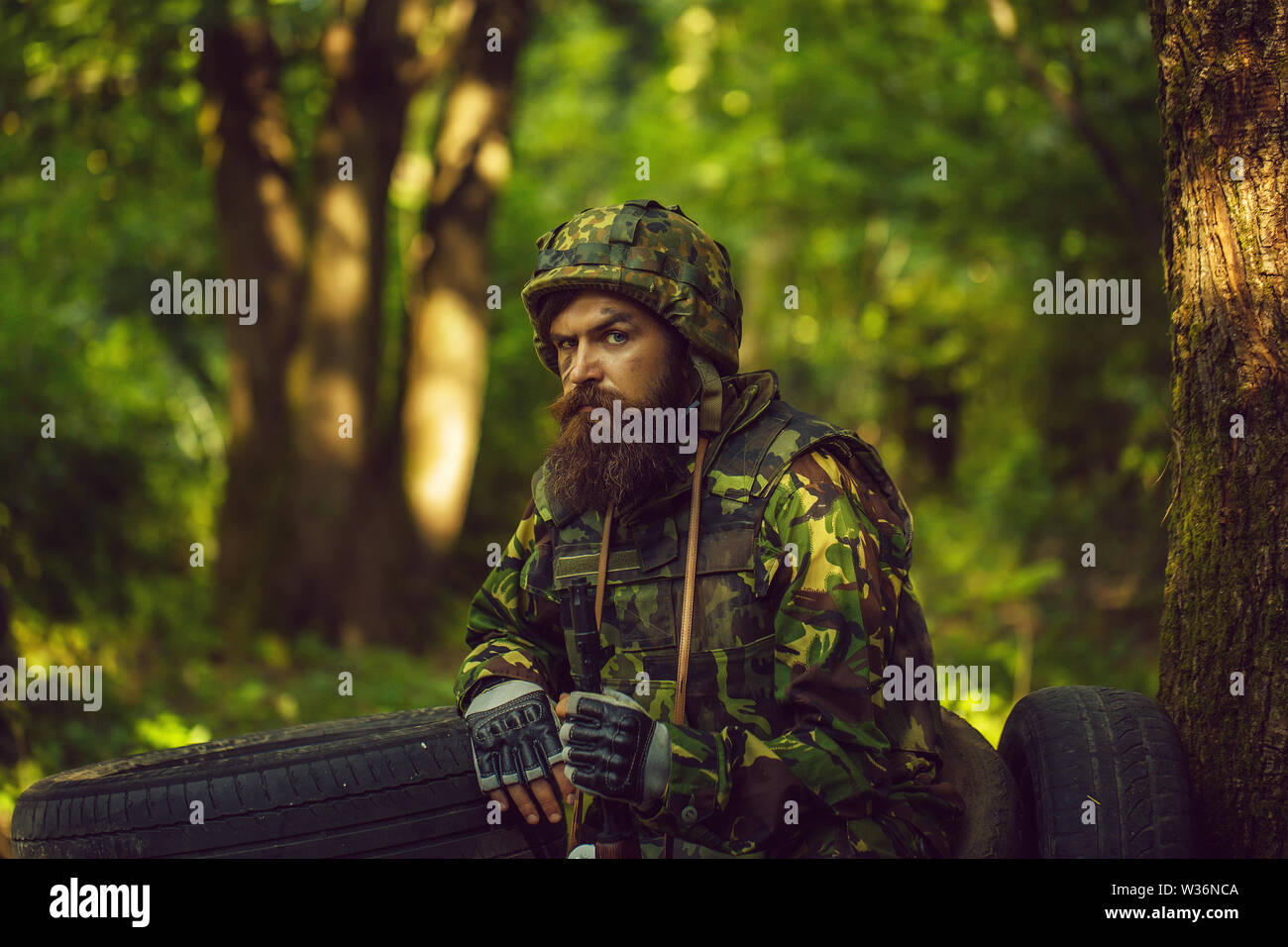 Dusty tyre army hi-res stock photography and images - Alamy