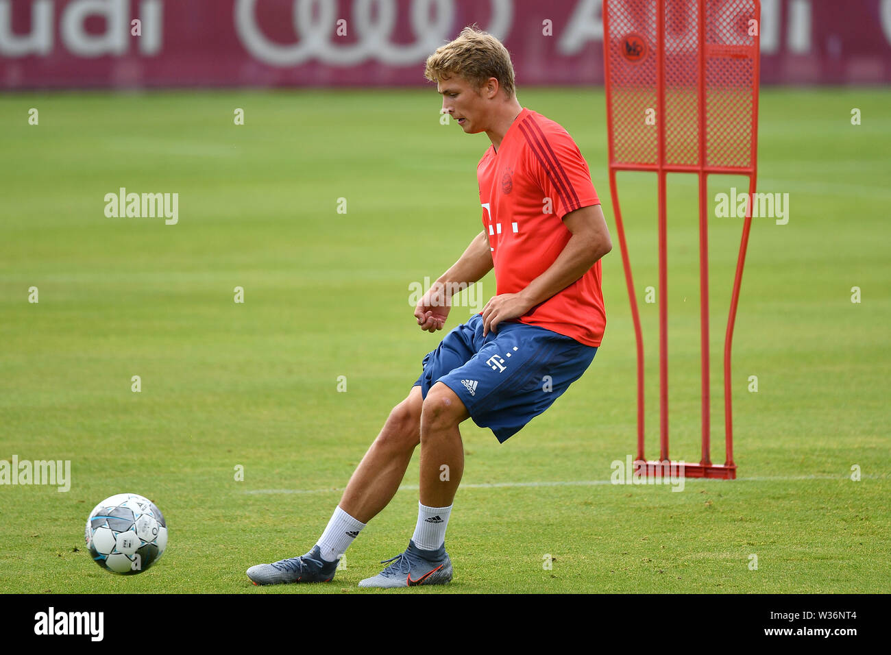 Jann Fiete ARP (FC Bayern Munich), Action, Single Action, Single Shot ...