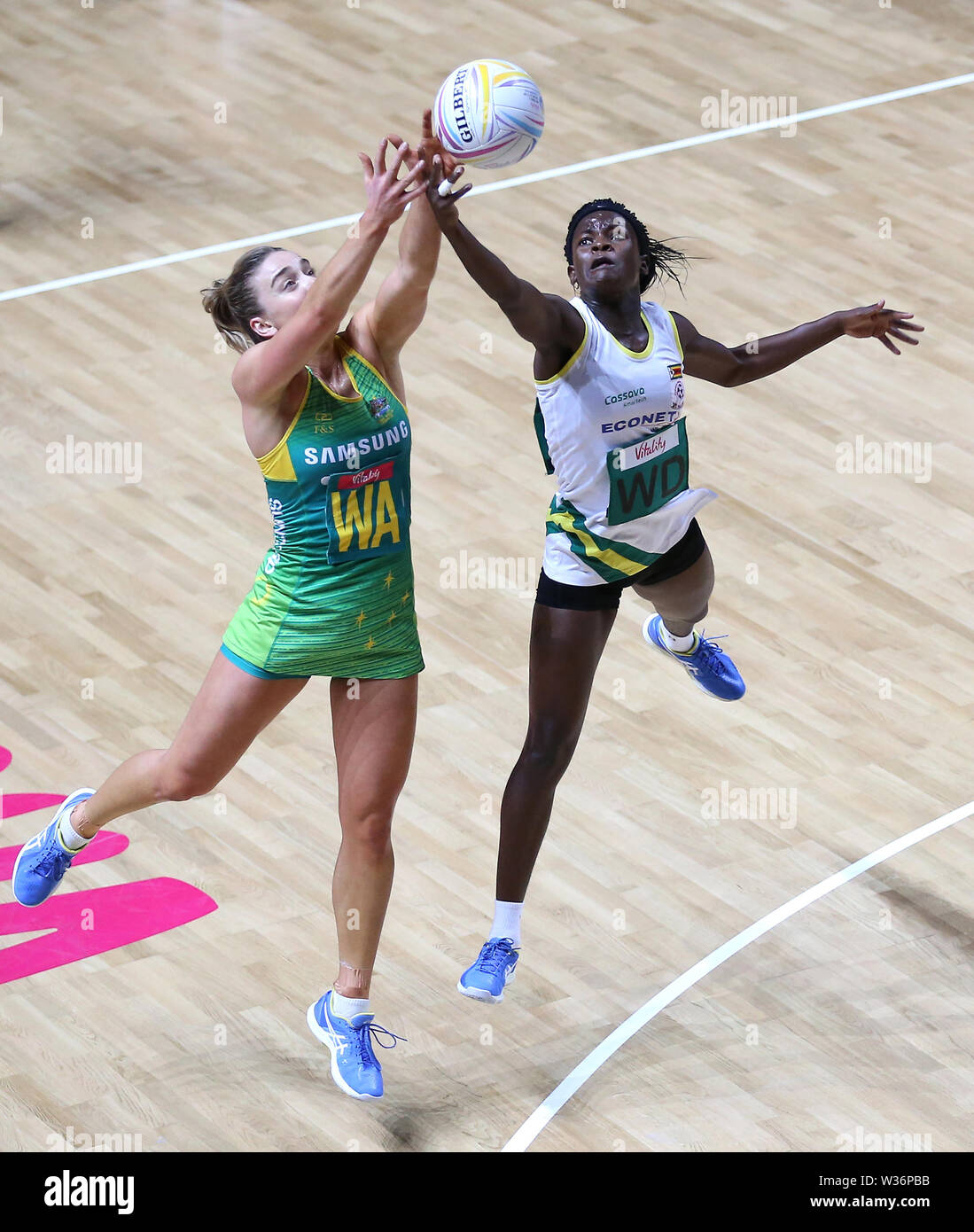 Zimbabwes claris kwaramba battle hi-res stock photography and images ...