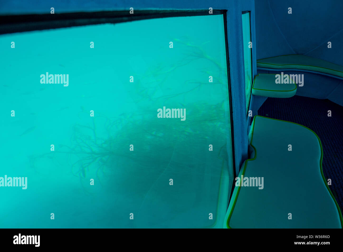 Boat bottom underwater hi-res stock photography and images - Alamy