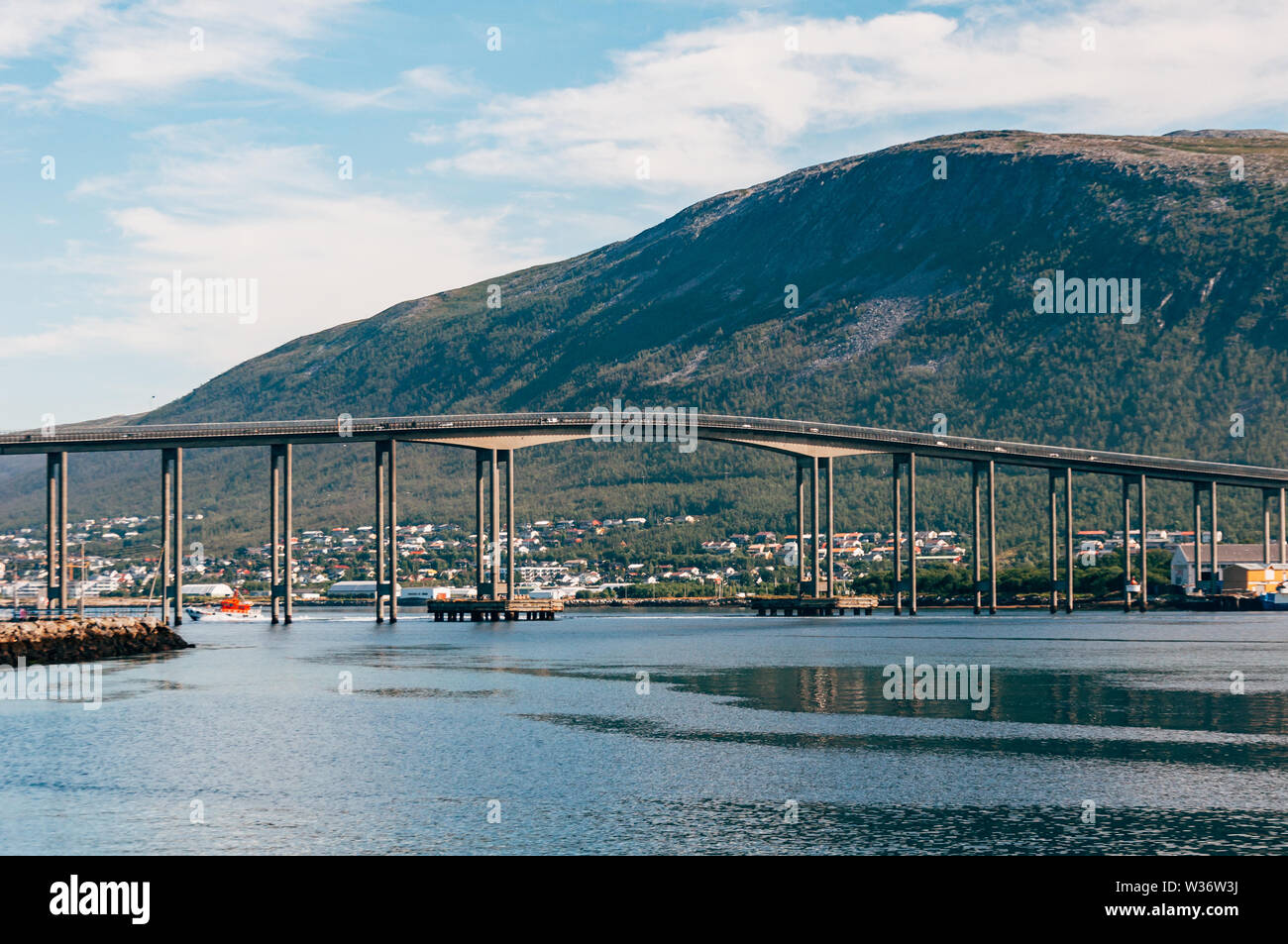 Tall bridge hi-res stock photography and images - Alamy